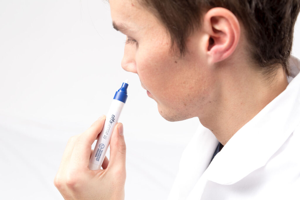 Sniffing sticks: Identification of everyday odours - Olfasense